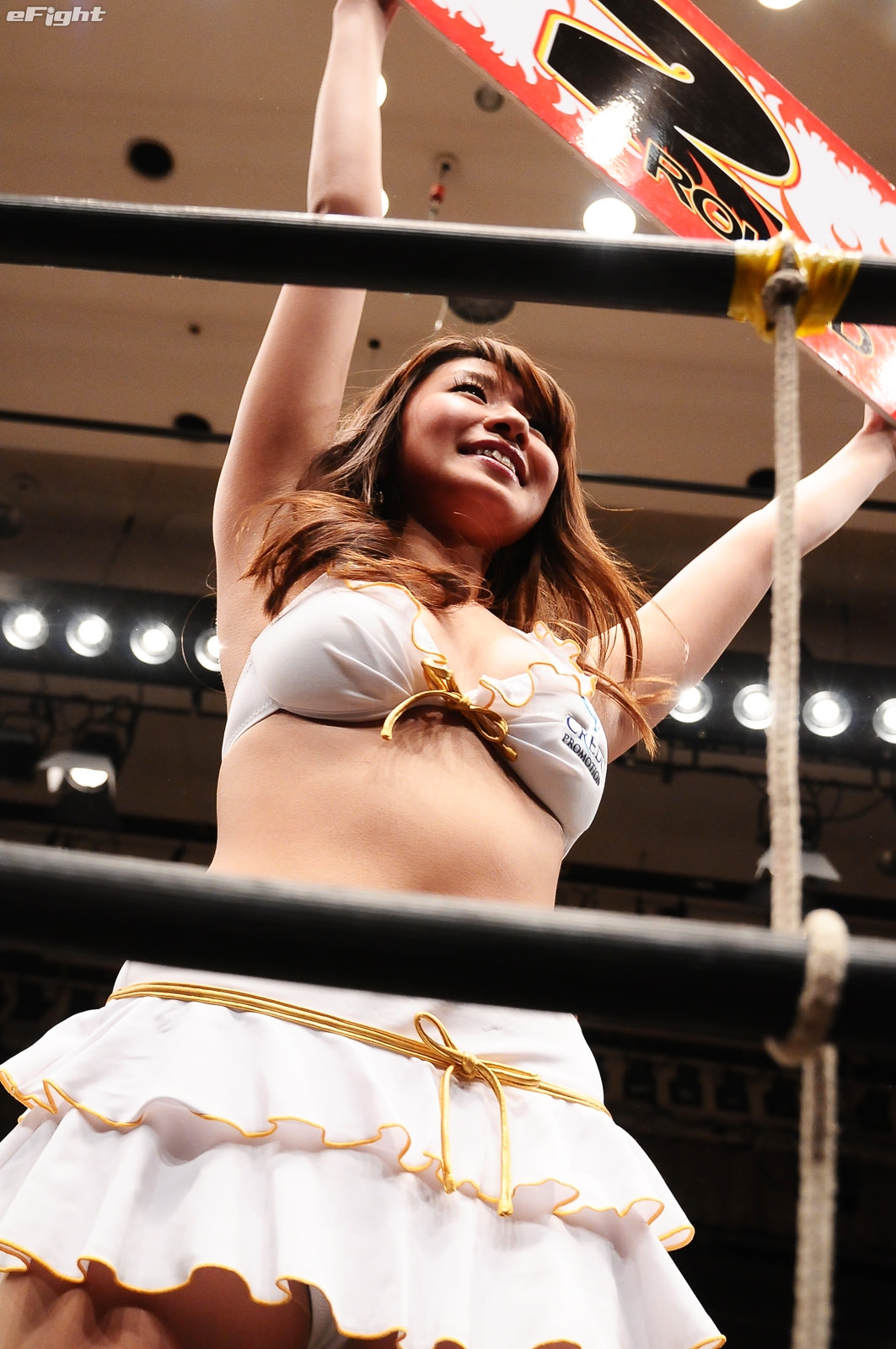 【写真集】DEEP ラウンドガール 葉月みなみ - eFight【イーファイト】格闘技情報を毎日配信！