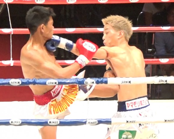 【ムエタイSF】ピンサヤームがTKO圧勝 - eFight【イーファイト】格闘技情報を毎日配信！