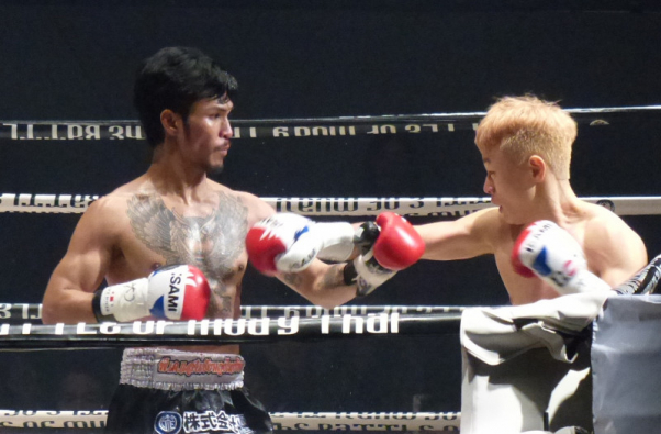 【BOM】朝陽、凱旋試合でムエタイ強豪を’’悶絶’’ボディ葬！圧巻の初回KO勝利 - eFight【イーファイト】格闘技情報を毎日配信！