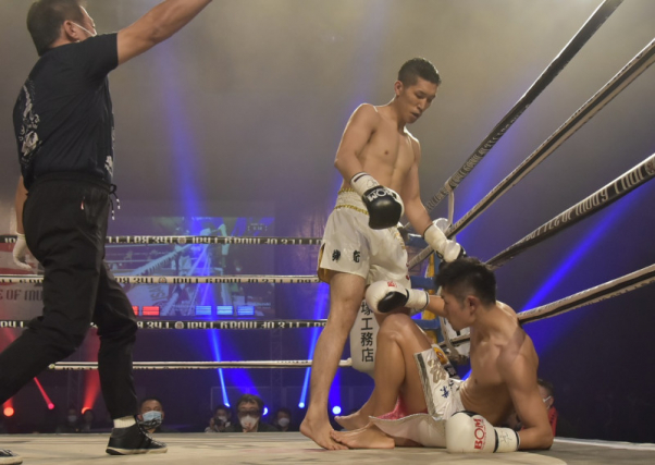 【BOM】石井一成がダウン奪う完勝でWPMF世界王座獲得、梅野源治が大流血、タイの毒針エルボーに敗れる＝第2部 - eFight【イーファイト】格闘技情報を毎日配信！