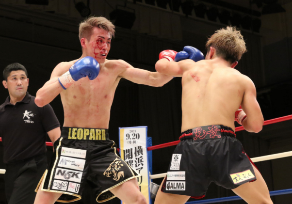 【Krush】技巧派の王者・佐々木大蔵、平山迅を寄せ付けずV2達成、今宵も”アート”を描く - eFight【イーファイト】格闘技情報を毎日配信！