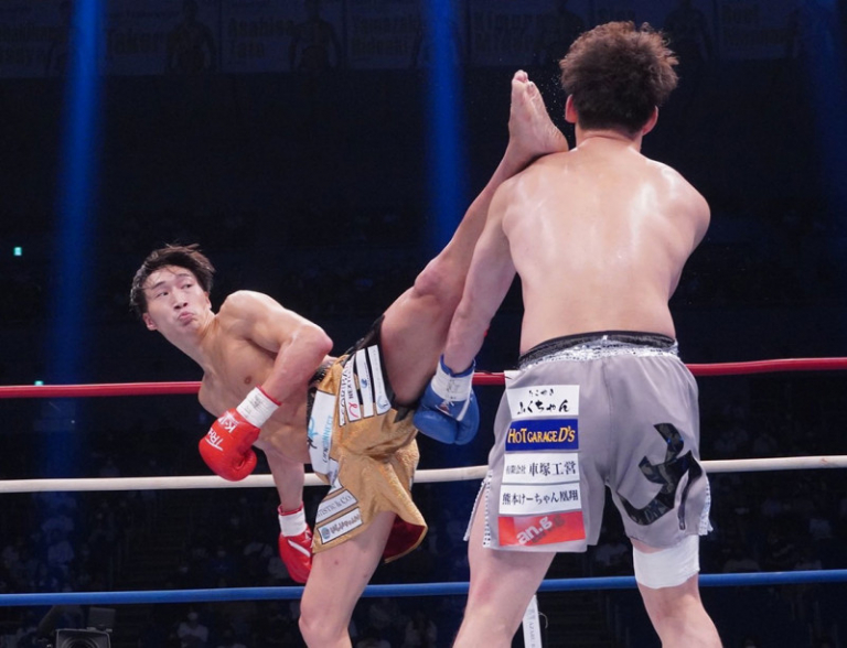 【K-1】安保瑠輝也がまたしてもKO勝利で、野杁正明の待つ決勝へ - eFight【イーファイト】格闘技情報を毎日配信！