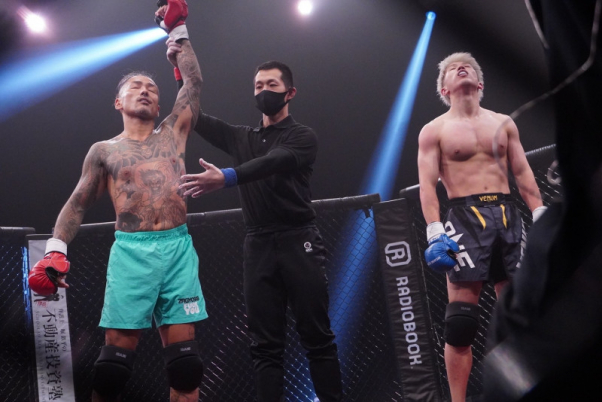 【BreakingDown】48歳のRO$CH 川口がWATARIに判定勝利 - eFight【イーファイト】格闘技情報を毎日配信！