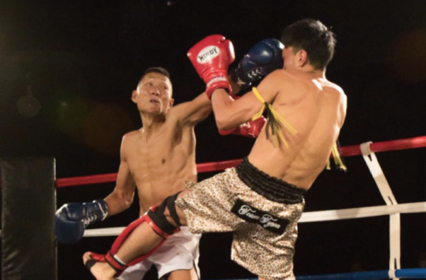 【キック】フランス人教師が初勝利、セコンド「膝蹴りだ！」通訳「ヒザゲーリー」で連打炸裂＝『NICE MIDDLE』 - eFight【イーファイト】格闘技情報を毎日配信！