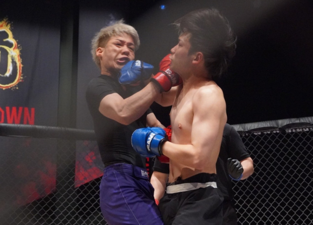 【Breaking Down】人気YouTuberヒカルのスタイリストが敗れる、かいはつゆうが勝利 - eFight【イーファイト】格闘技情報を毎日配信！