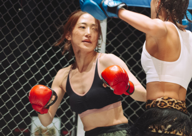 【Breaking Down】セクシー女優の白花こう、惜敗に「もう一回やりたい」「顔は無事、痛いのは別の場所」とも - eFight【イーファイト】格闘技情報を毎日配信！