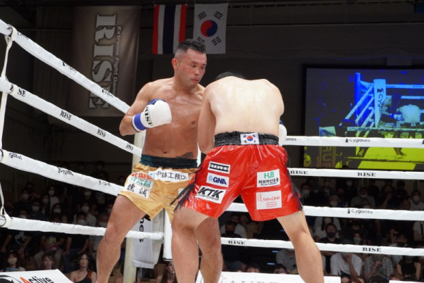 【RISE】王者イ・ソンヒョンと緑川創が激闘ドロー、延長戦でも決着つかず - eFight【イーファイト】格闘技情報を毎日配信！