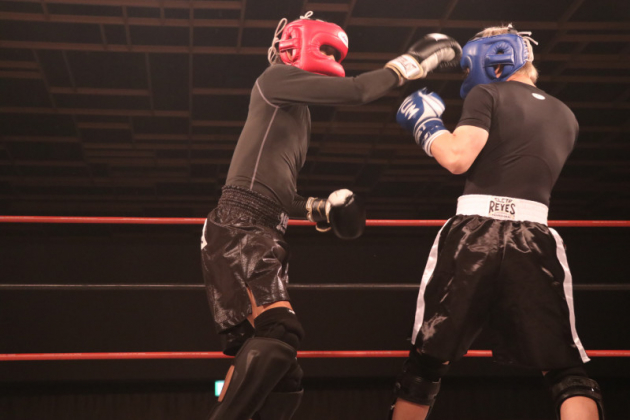 【キック】Breaking Down捧がセコンド宮迫博之と入場！大沢樹生に怒涛の連打「次の映画のセリフ全部飛んだ！」 - eFight【イーファイト】格闘技情報を毎日配信！