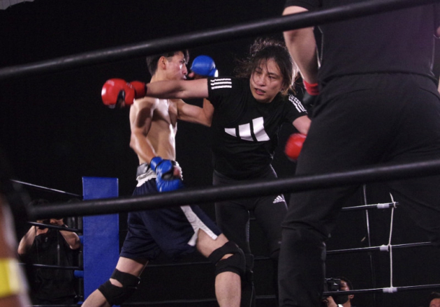 【Breaking Down】メガネ社長が2連勝、183cm・かまるへの蹴り作戦は”一夜漬け” - eFight【イーファイト】格闘技情報を毎日配信！