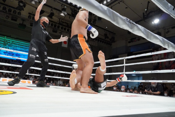 【RISE】ミヤギンが針谷耕にKO勝利 - eFight【イーファイト】格闘技情報を毎日配信！