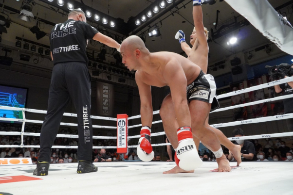 【RISE】ミヤギンが針谷耕にKO勝利 - eFight【イーファイト】格闘技情報を毎日配信！