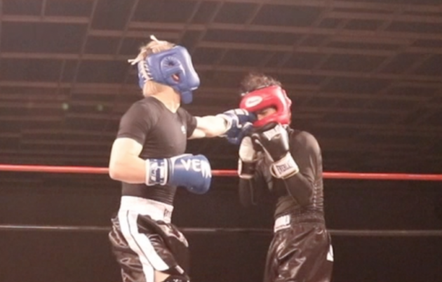 【キック】Breaking Down捧がセコンド宮迫博之と入場！大沢樹生に怒涛の連打「次の映画のセリフ全部飛んだ！」 - eFight【イーファイト】格闘技情報を毎日配信！