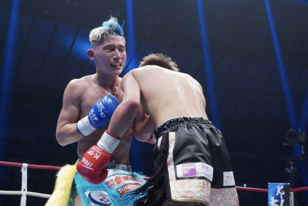 【K-1】森坂陸、延長ラウンドのせめぎ合いを制し西京春馬に勝利 - eFight【イーファイト】格闘技情報を毎日配信！