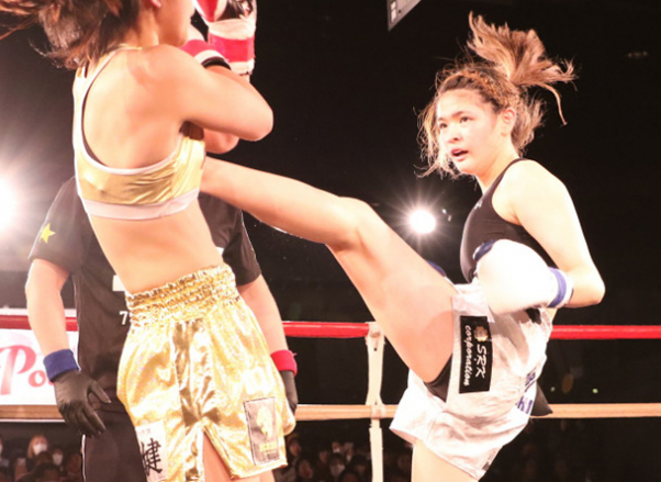 【RISE】“美脚炸裂シンデレラ”AKARI、再起戦でERIKOと激突！「話題を全部かっさらう」=10.30 - eFight【イーファイト】格闘技情報を毎日配信！