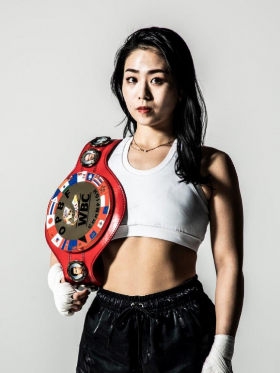 【ボクシング】”美しき女王”千本瑞規、白スポーツビキニで計量パス！V2へ「圧倒する」 - eFight【イーファイト】格闘技情報を毎日配信！