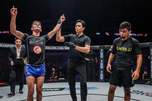 【ONE】マイキー・ムスメシ、初のグラップリング世界王座を戴冠！DJとの対戦を要求 - eFight【イーファイト】格闘技情報を毎日配信！