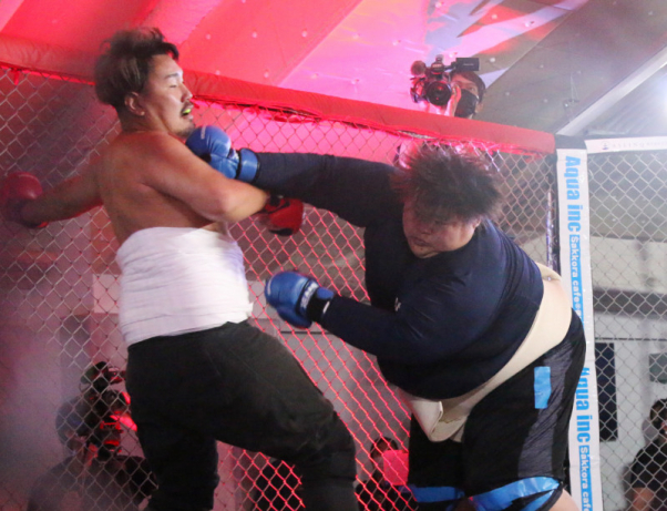 【BreakingDown】元力士が乱闘も、挑発男を一瞬でひねり倒す！ - eFight【イーファイト】格闘技情報を毎日配信！