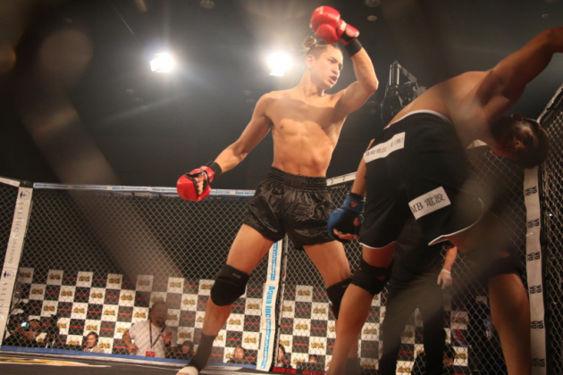 【BreakingDown】醤油ニキと平石が”2vs2″戦で圧倒！”喧嘩自慢”双子を撃破 - eFight【イーファイト】格闘技情報を毎日配信！