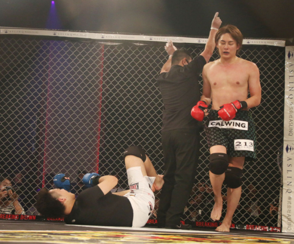 【BreakingDown】10人ニキ高級車GETならず、青汁王子が8ラウンドTKO勝利 - eFight【イーファイト】格闘技情報を毎日配信！