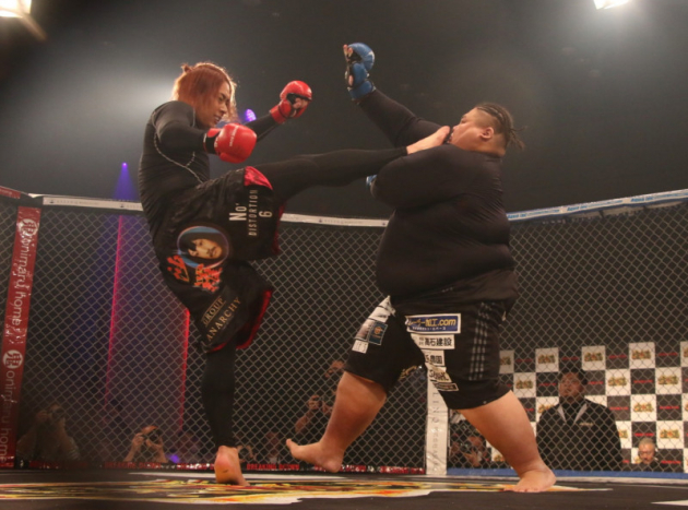 【BreakingDown】“最強ホスト”舞杞が元力士エドモンドに勝利、体重差100kgハンデを乗り越える - eFight【イーファイト】格闘技情報を毎日配信！