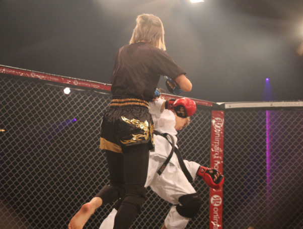 【BreakingDown】”女子史上初”のKO勝利、空手対決は正拳突き！注目の美女・瀬戸は敗北 - eFight【イーファイト】格闘技情報を毎日配信！