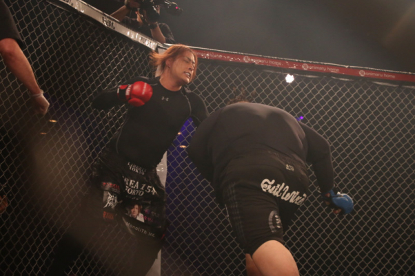 【BreakingDown】“最強ホスト”舞杞が元力士エドモンドに勝利、体重差100kgハンデを乗り越える - eFight【イーファイト】格闘技情報を毎日配信！