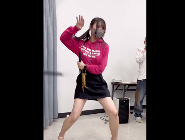 安井南、ブルース・リー誕生日にミニスカ高速ヌンチャク！昨年はビキニでヌンチャクで話題 - eFight【イーファイト】格闘技情報を毎日配信！