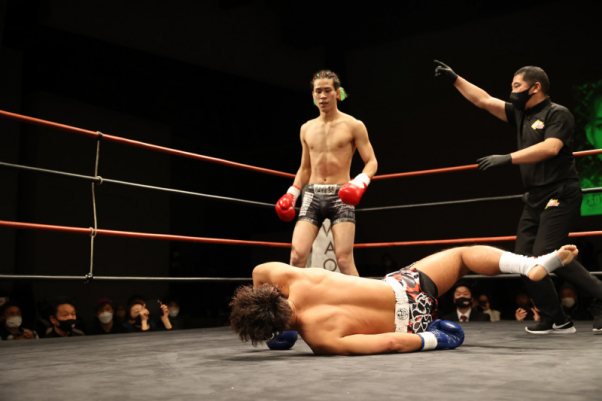 【DEEP KICK】木村ケルベロス颯太がTKO勝利、3大タイトルマッチは全て王者が防衛成功 - eFight【イーファイト】格闘技情報を毎日配信！