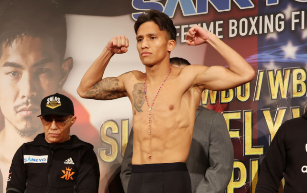 井岡は全裸計量でパス、フランコ「100％調子いい」計量1発パスでバナナ頬張る - eFight【イーファイト】格闘技情報を毎日配信！