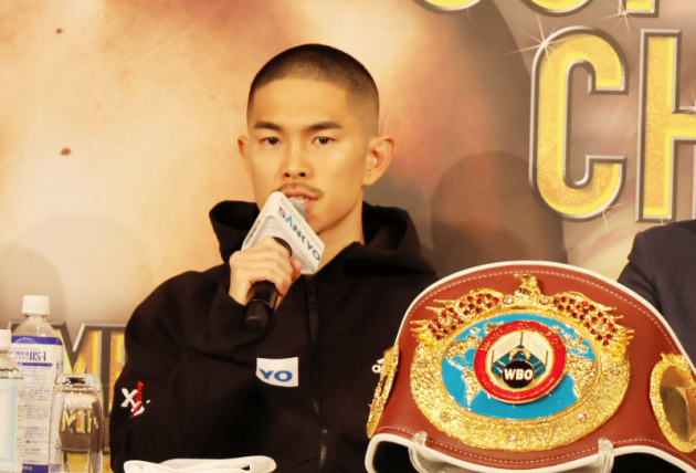 井岡は全裸計量でパス、フランコ「100％調子いい」計量1発パスでバナナ頬張る - eFight【イーファイト】格闘技情報を毎日配信！