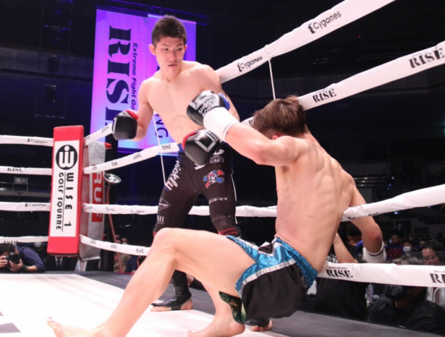 【RISE＆SB】SB王者・佐藤執斗の豪打が爆発！翼に3度のダウン奪い初回KO勝ち - eFight【イーファイト】格闘技情報を毎日配信！