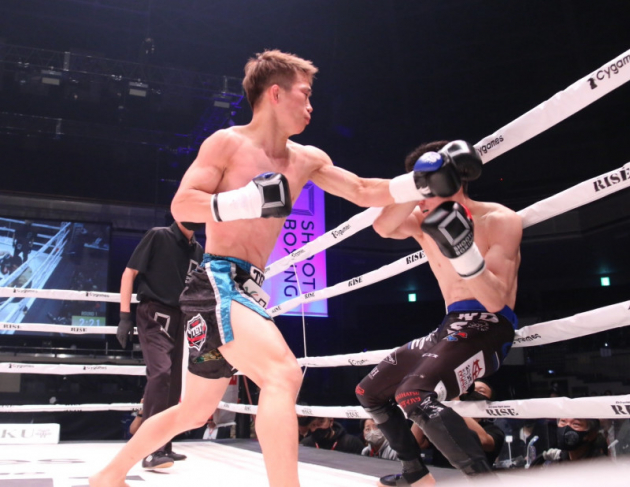 【RISE＆SB】SB王者・佐藤執斗の豪打が爆発！翼に3度のダウン奪い初回KO勝ち - eFight【イーファイト】格闘技情報を毎日配信！