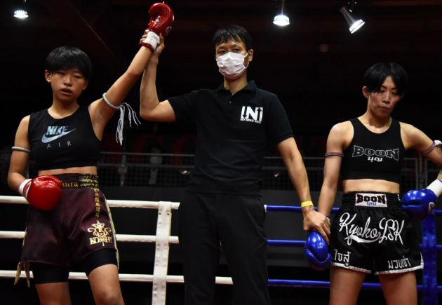【戦嬢】初の女子大会メインでKARENが祥子JSKに勝利しDBS二階級制覇に成功 - eFight【イーファイト】格闘技情報を毎日配信！