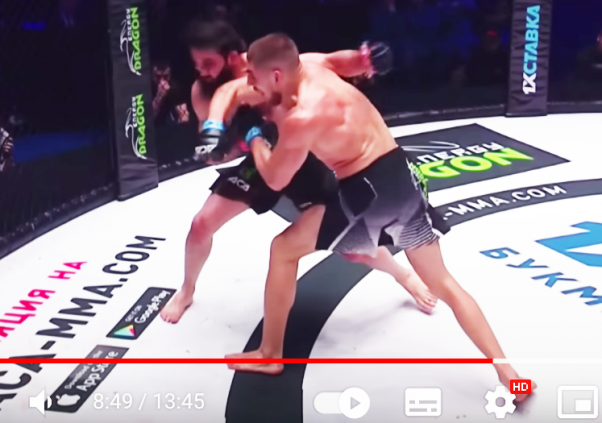 一撃のエルボーで戦慄の失神KO！スリペンコが逆転勝利でウェルター級新王者に=ロシアACA - eFight【イーファイト】格闘技情報を毎日配信！