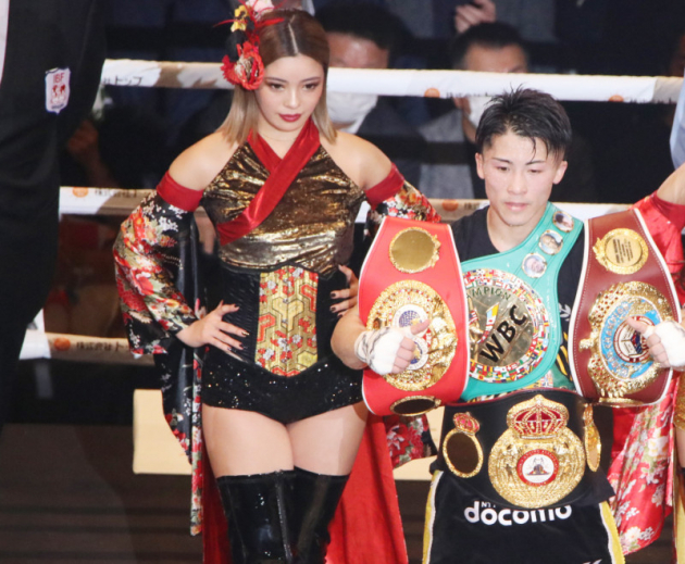 井上戦のリングガールRIONA、筋トレで美尻目指す！赤のバニーガール姿も公開！ - eFight【イーファイト】格闘技情報を毎日配信！