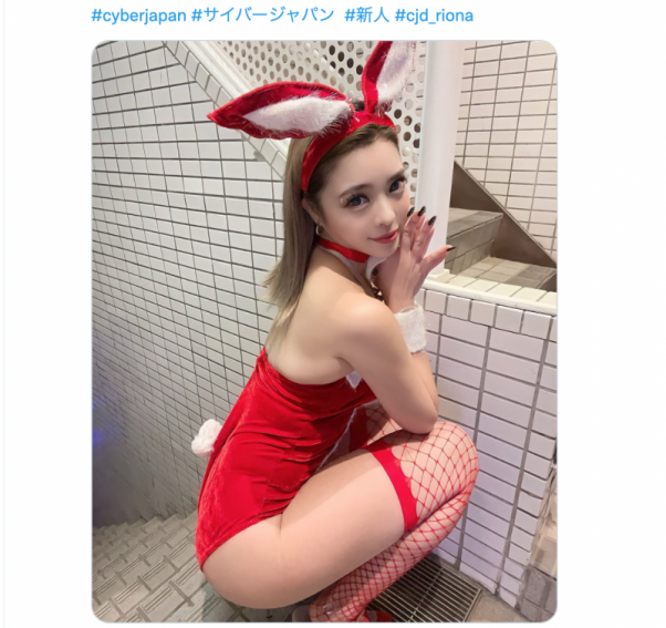 井上戦のリングガールRIONA、筋トレで美尻目指す！赤のバニーガール姿も公開！ - eFight【イーファイト】格闘技情報を毎日配信！