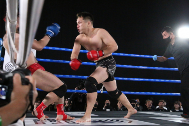 【BreakingDown】“18秒殺KO”の元ボクサー飯田将成「どちらかが倒れる」激しいKO決着を予告、“Mr.ブレイキングダウン ”川島と対戦 - eFight【イーファイト】格闘技情報を ...