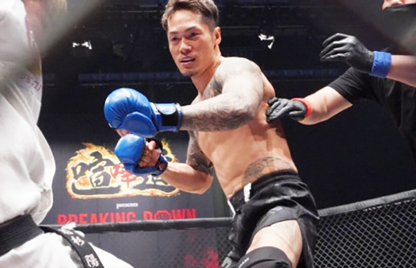 【BreakingDown】“18秒殺KO”の元ボクサー飯田将成「どちらかが倒れる」激しいKO決着を予告、“Mr.ブレイキングダウン ”川島と対戦 - eFight【イーファイト】格闘技情報を ...