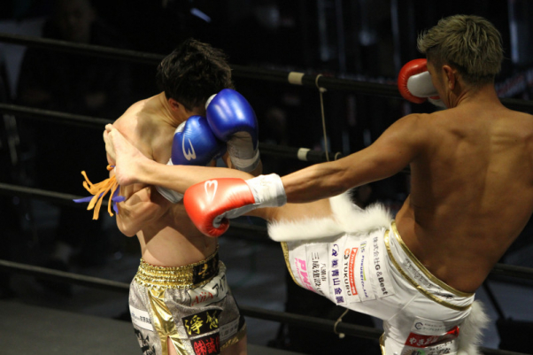 【NARIAGARI】城戸康裕と四冠王・高橋幸光が“蹴りの激闘”魅せるも、決着はつかず - eFight【イーファイト】格闘技情報を毎日配信！