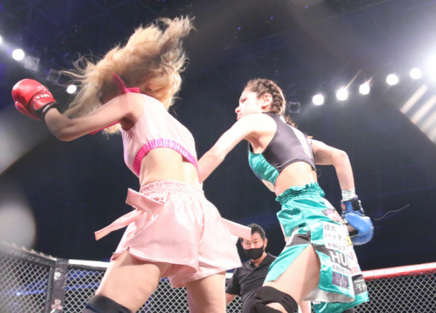 【BreakingDown】“執行猶予中の美女”宮里かおり、“お姫様キャラ”はろーあにーに豪快連打で涙の勝利！ - eFight【イーファイト】格闘技情報を毎日配信！