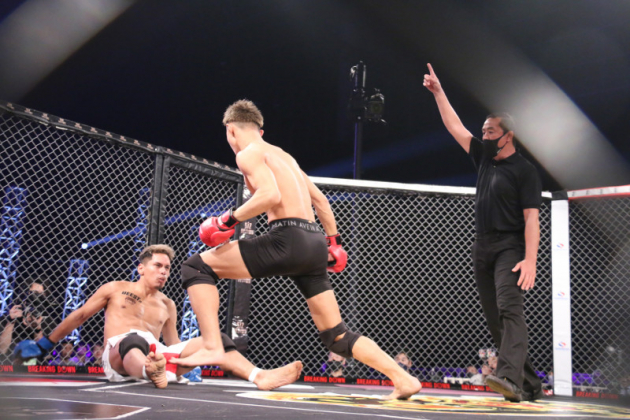 【BreakingDown】“朝倉未来チャレンジ2期生”小柴亮太が快勝！破格の身体能力でハイメからダウンを奪う - eFight【イーファイト】格闘技情報を毎日配信！