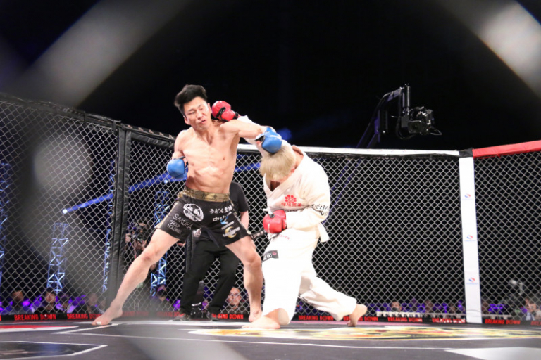 【BreakingDown】崖っぷちのにっけん君、カウンター技術で秀虎を延長で振り切る - eFight【イーファイト】格闘技情報を毎日配信！