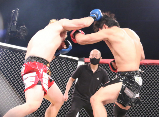 【BreakingDown】“ミスターブレイキングダウン”川島悠汰、代打の佐々木大を剛腕フックでTKO撃破！ - eFight【イーファイト】格闘技情報を毎日配信！