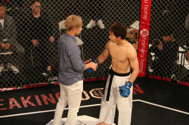 【BreakingDown】オーディション”担架送り”の瞬殺KOシーンが未公開に、ナンパ師ゲンキと対戦のダンチメン・あつきとは？ - eFight【イーファイト】格闘技情報を毎日配信！