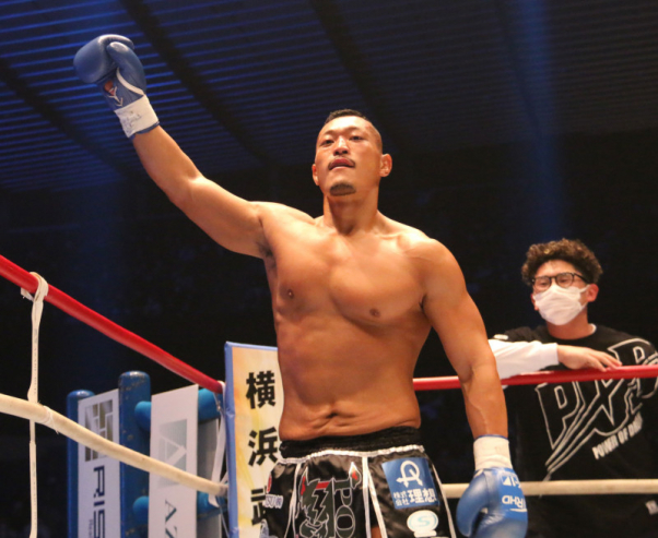 【K-1】“重量級の新星”星龍之介、プロ4戦目でAKIRA Jrを豪快KO！ - eFight【イーファイト】格闘技情報を毎日配信！