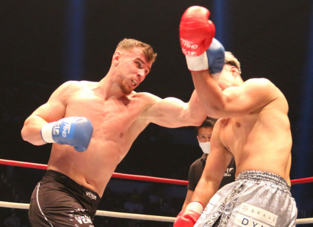 【K-1】ラテスクが谷川聖哉を強打でKO！谷川のローに苦戦も「ベルトに挑戦したい」 - eFight【イーファイト】格闘技情報を毎日配信！