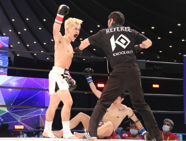 【KNOCK OUT】井ノ本航希が前田翔太からダウンを奪い判定快勝 - eFight【イーファイト】格闘技情報を毎日配信！