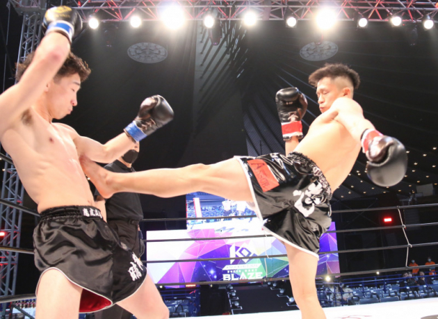 【KNOCK OUT】酒井柚樹が阿部晴翔に判定勝利、手数で上回る - eFight【イーファイト】格闘技情報を毎日配信！