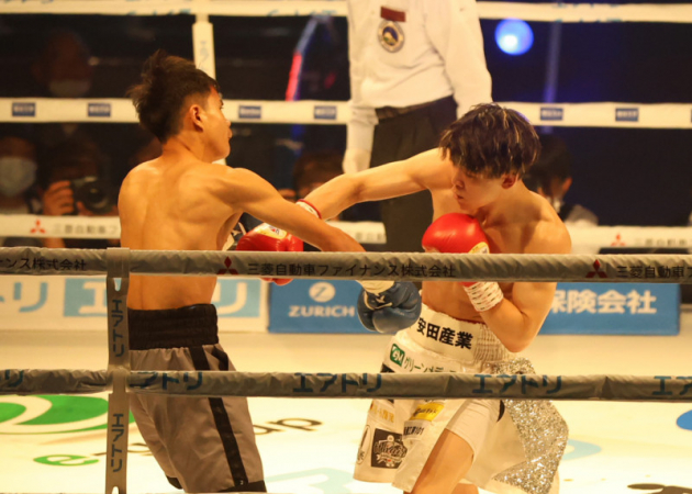 【ボクシング】岡朱里がデビュー戦で初回TKO勝利 - eFight【イーファイト】格闘技情報を毎日配信！
