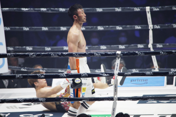 【ボクシング】佐々木尽が逆転KO勝利で初V、元王者・小原佳太とダウン応酬の末に＝WBOアジア太平洋王座戦 - eFight【イーファイト】格闘技情報を毎日配信！